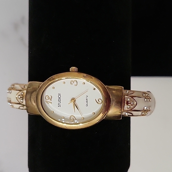 Studio One | Accessories | Studio Womens Watch Gold Tone Oval Dial ...